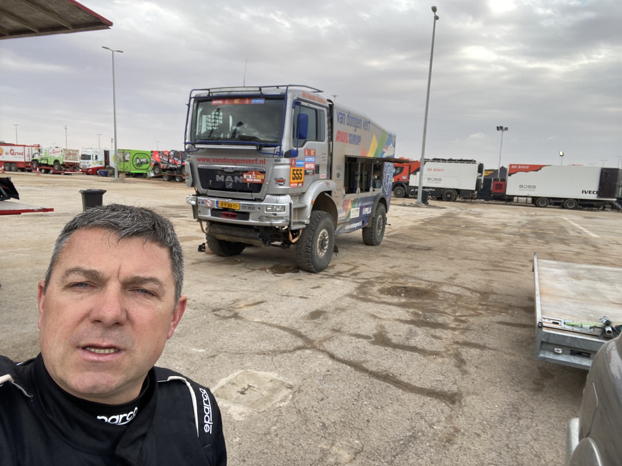 En dat is twee: Janus van Kasteren wint met modderworstelen – RallyTrucks